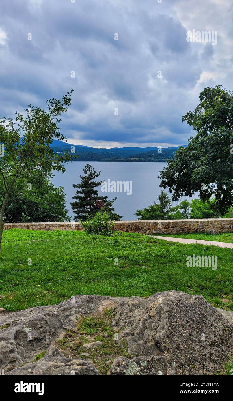 Pond surrounded trees nature landscape hi-res stock photography and ...