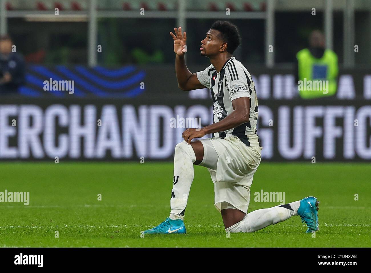 Juan Cabal of Juventus FC celebrates at the end of the match during ...