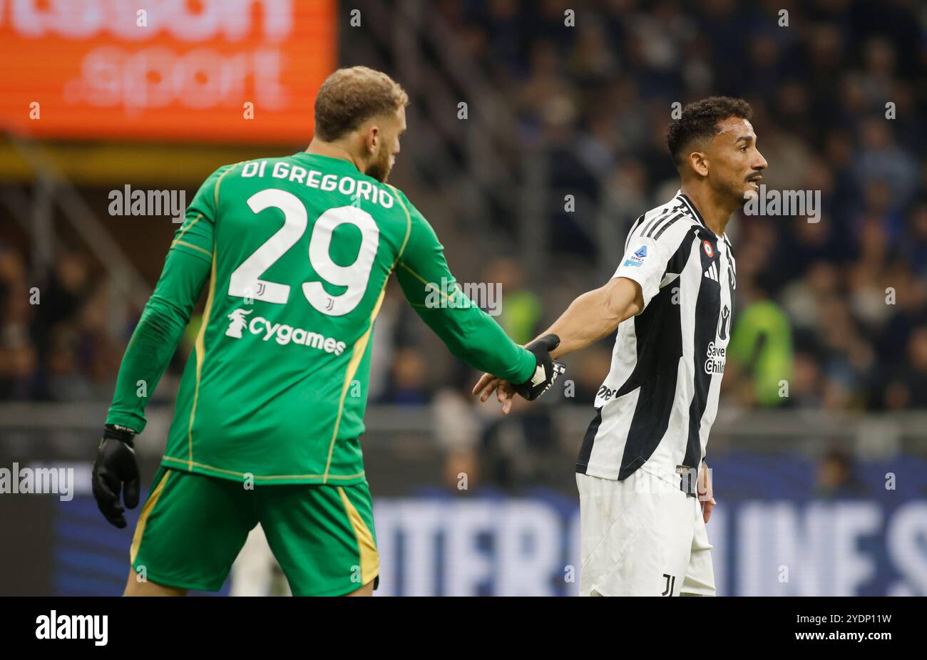 Atmosfera da derby full stadium hi-res stock photography and images - Alamy