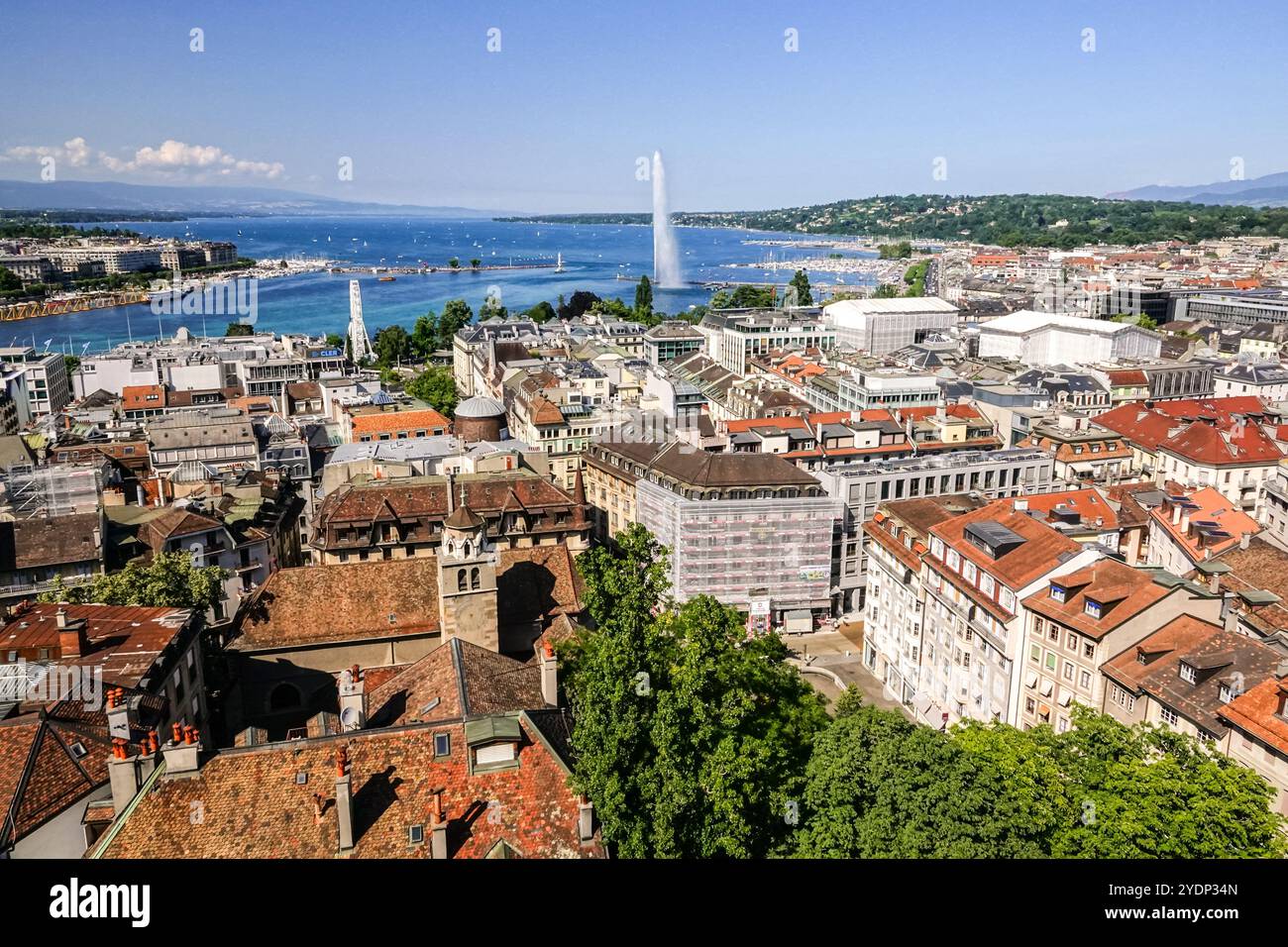View of the Jet d’Eau or La Rade fountain and city center along Lake ...