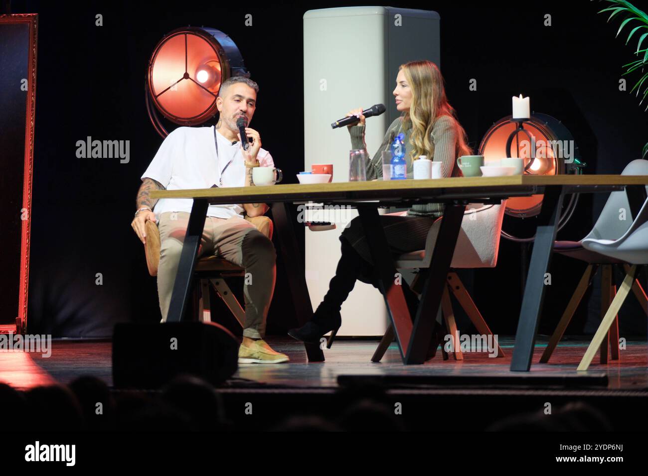 Der Rapper Bushido Anis Mohamed Youssef Ferchichi zusammen mit seiner ...