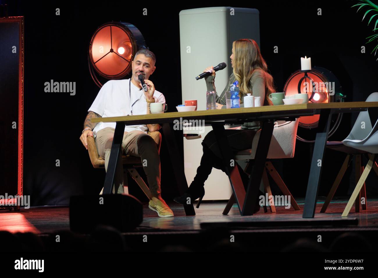 Der Rapper Bushido Anis Mohamed Youssef Ferchichi zusammen mit seiner ...