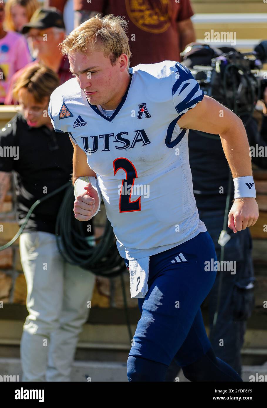 October 26, 2024:.UTSA Roadrunners quarterback Owen McCown (2) runs on ...