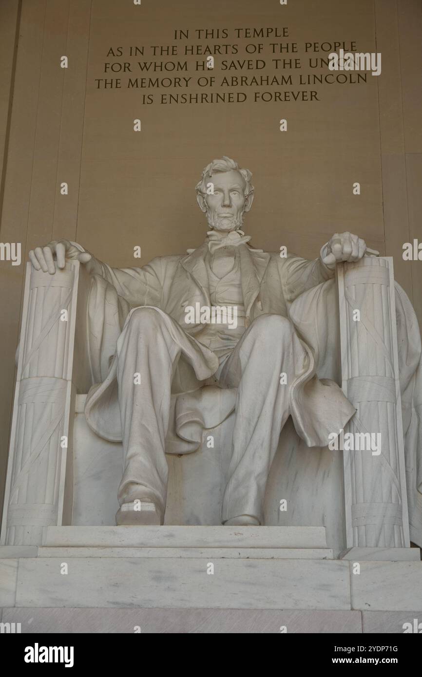 Statue of Abraham Lincoln, sculpted by Daniel Chester, National Mall ...