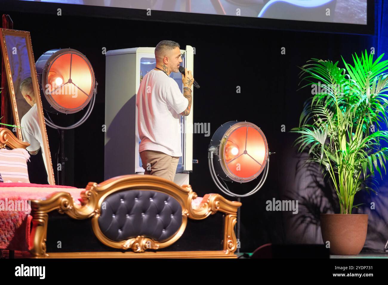 Der Rapper Bushido Anis Mohamed Youssef Ferchichi zusammen mit seiner ...