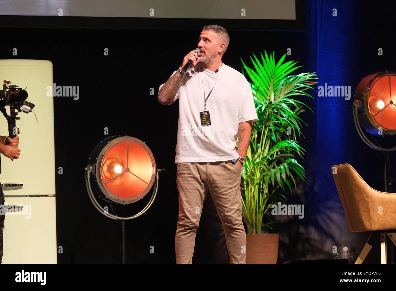 Der Rapper Bushido Anis Mohamed Youssef Ferchichi zusammen mit seiner ...