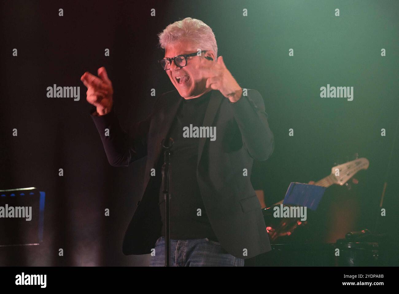 Italian singer Music Concert - MICHELE ZARRILLO - CINQUE GIORNI DA 30 ...