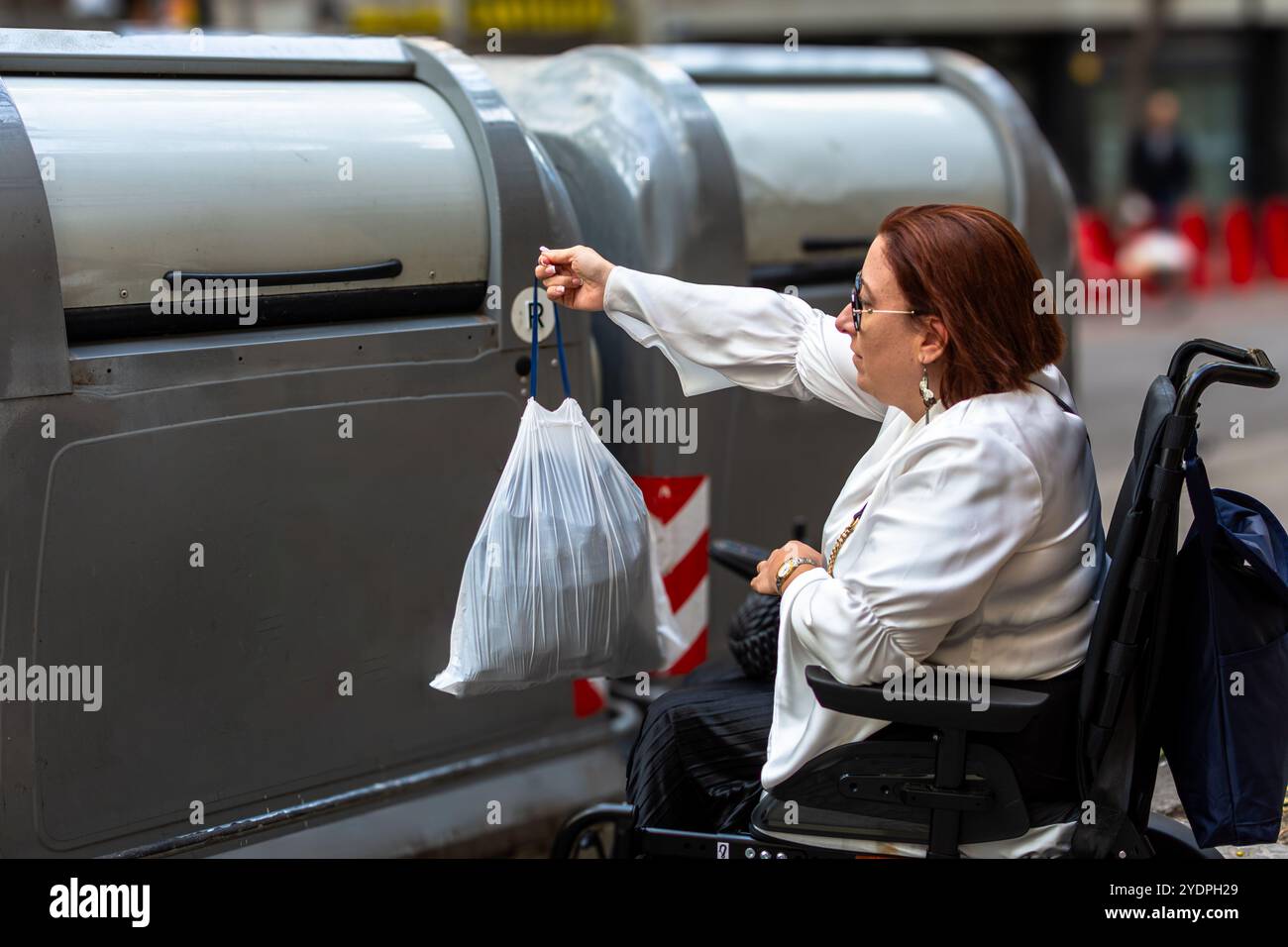 Female public service hi-res stock photography and images - Alamy