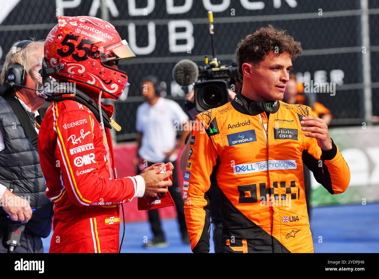 Mexico City, Mexico. 27th Oct, 2024. (L to R): Race winner Carlos Sainz Jr (ESP) Ferrari ...
