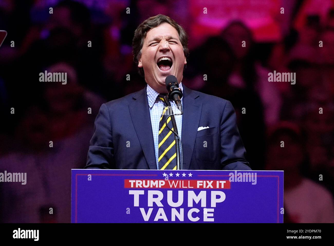 Tucker Carlson speaks before Republican presidential nominee former ...