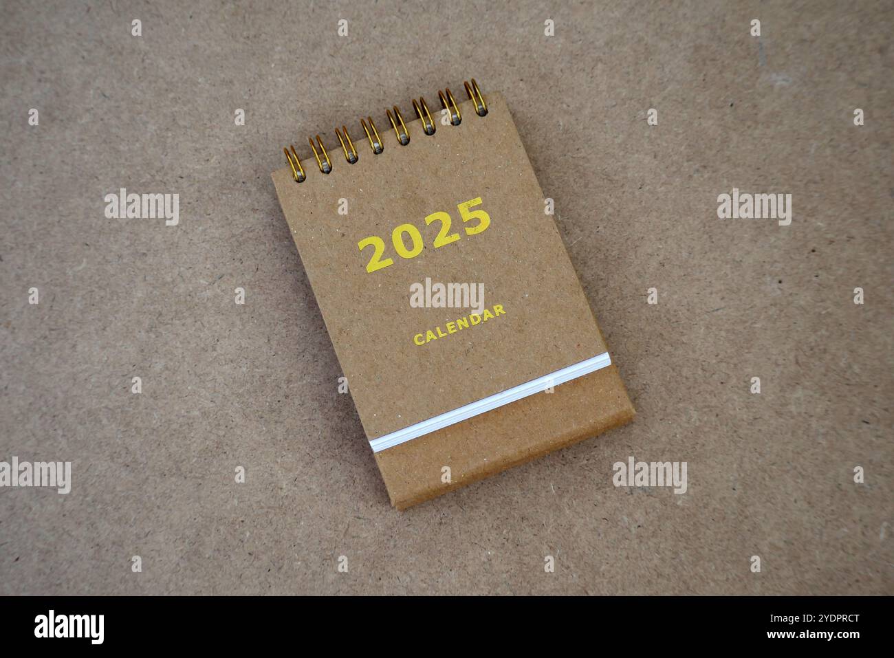2025 desk calendar hi-res stock photography and images - Alamy