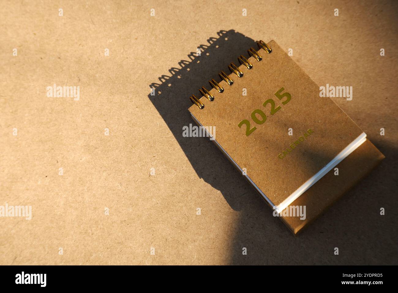 2025 desk calendar hi-res stock photography and images - Alamy