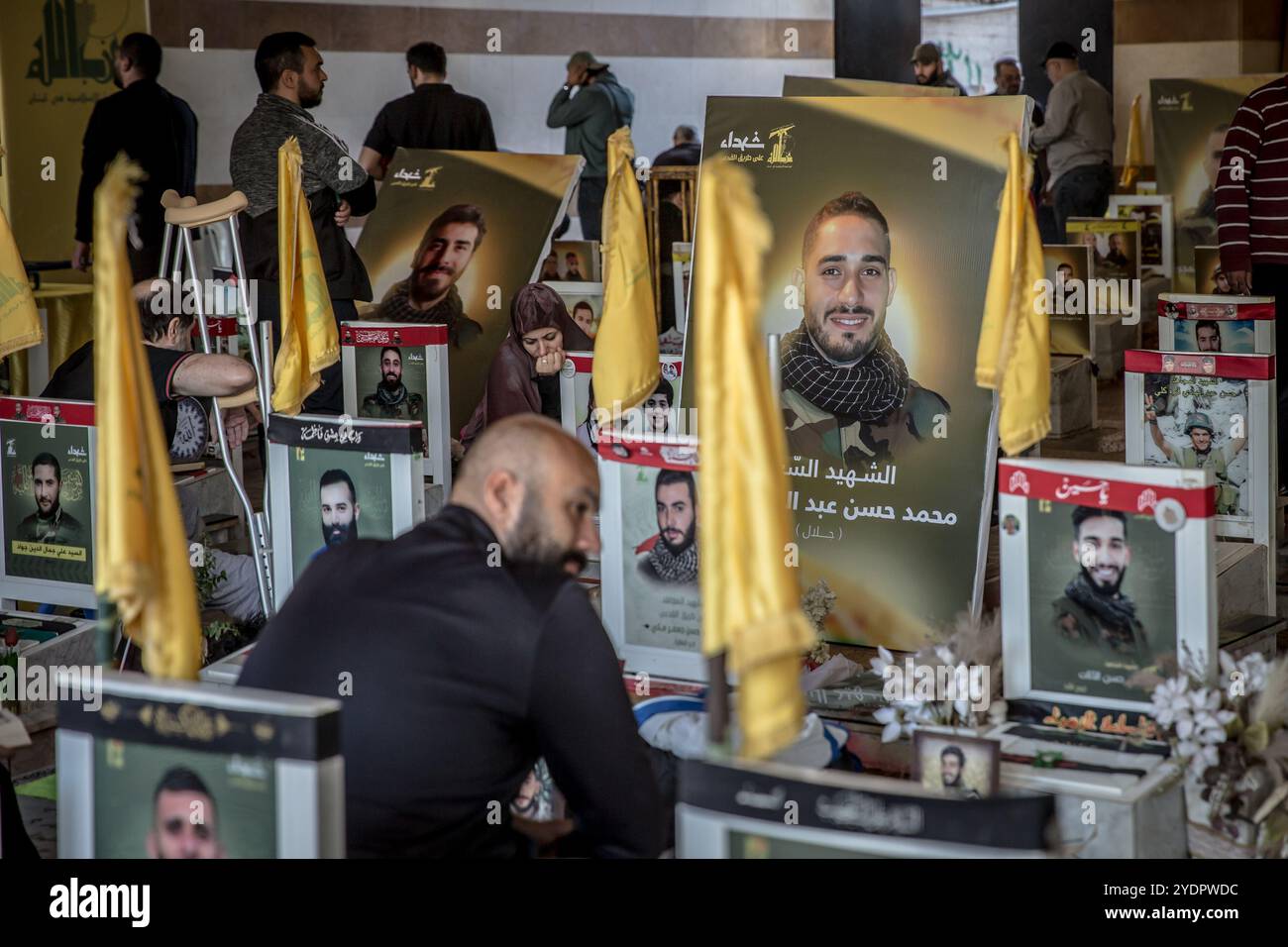 Mourners visit graves at the Rawdat Alhawra' Zaynab cemetery for Shia ...