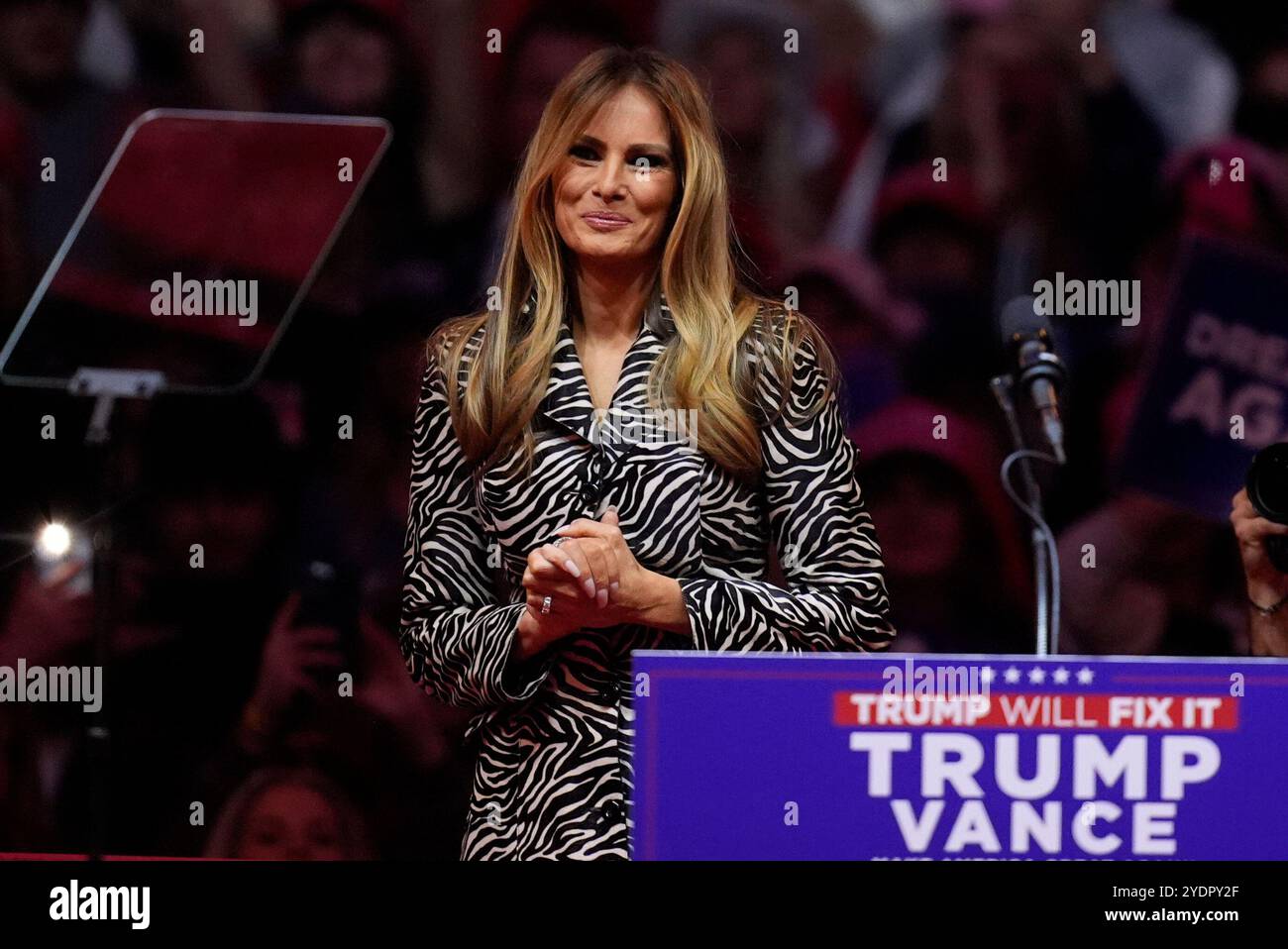 Former first lady Melania Trump waves before Republican presidential ...