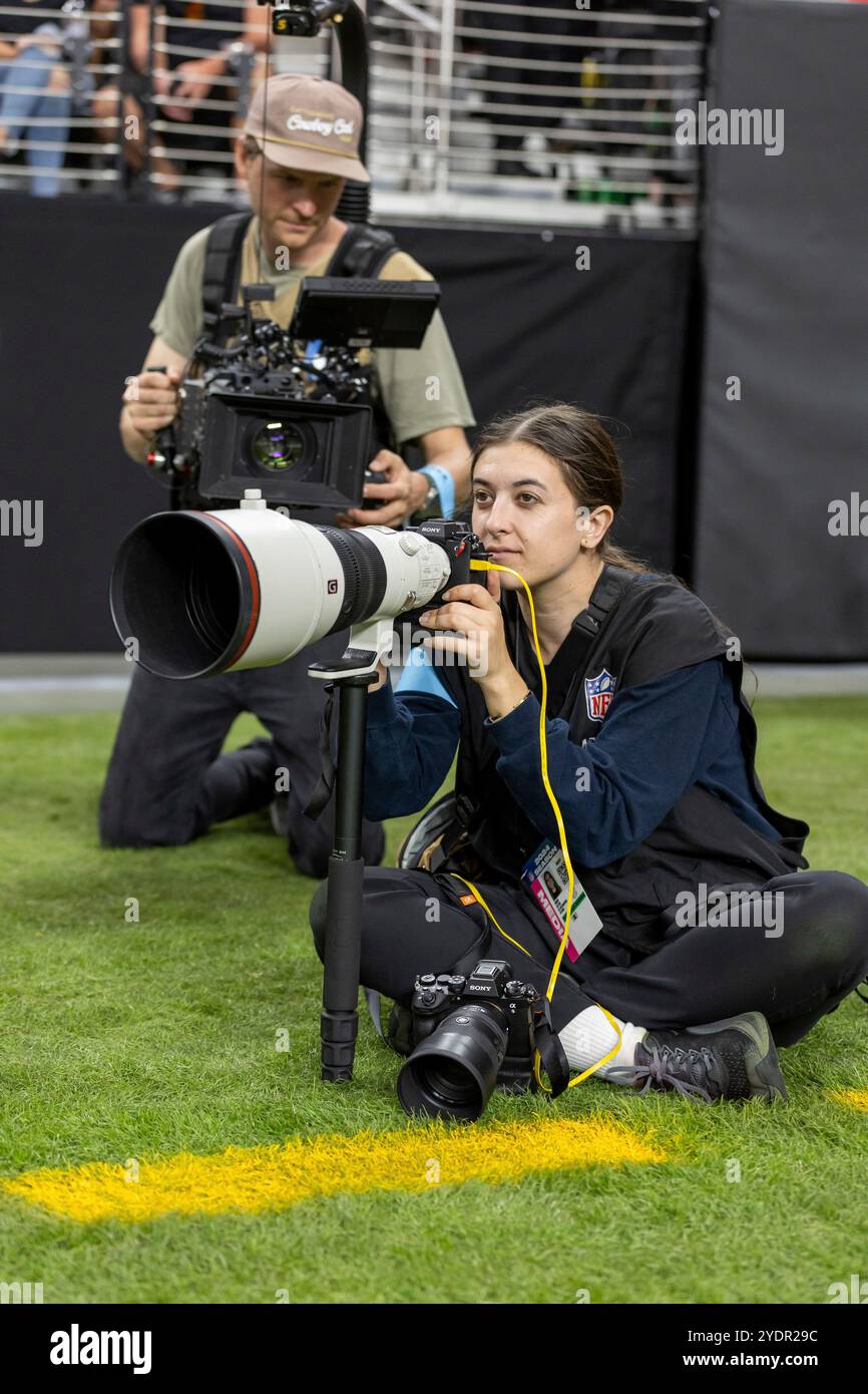 NFL photographer Brooke Sutton photographs the Kansas City Chiefs ...