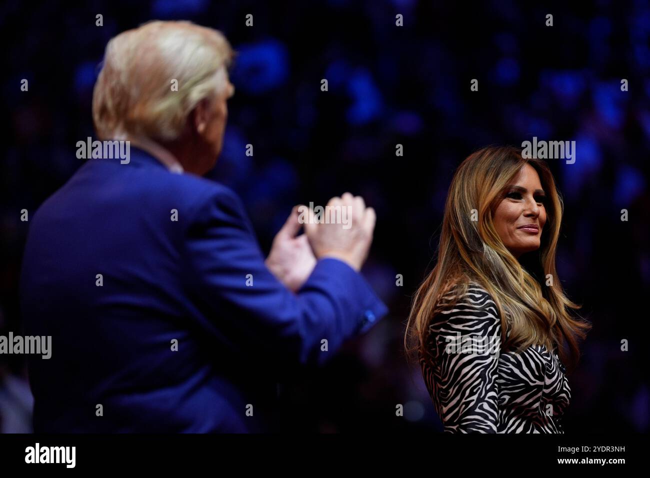 Republican presidential nominee former President Donald Trump, left ...