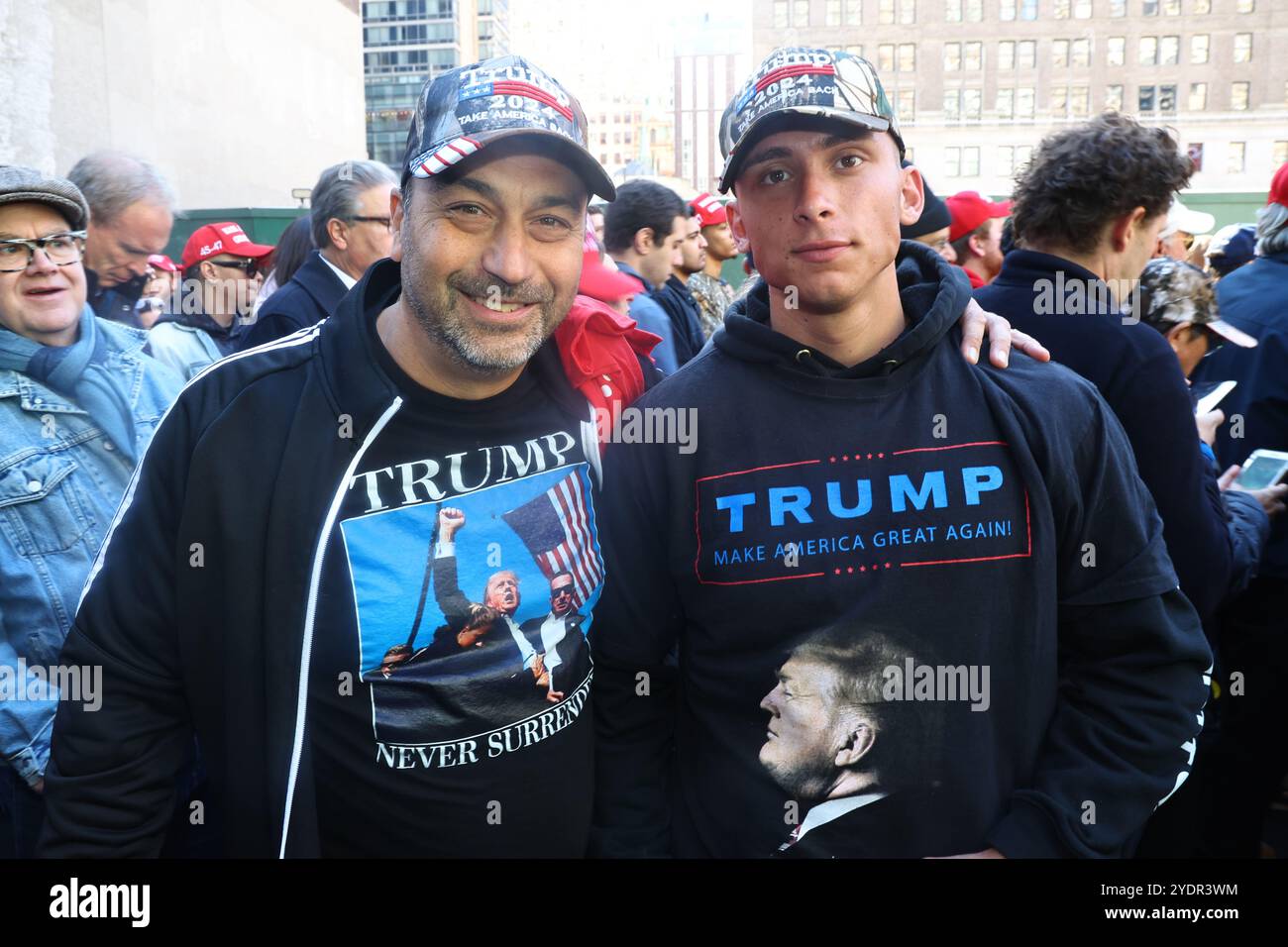 People in maga campaign hats and shirts hi-res stock photography and ...