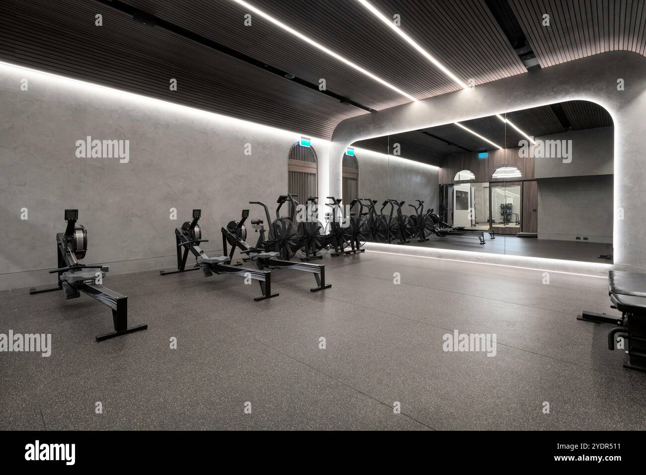 Gym setting hi-res stock photography and images - Alamy