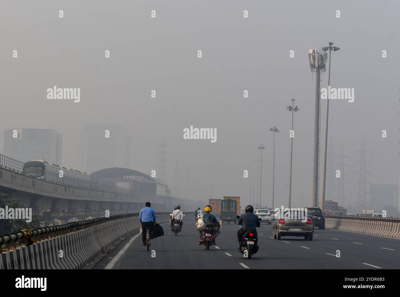 Delhi air pollution train hi-res stock photography and images - Alamy