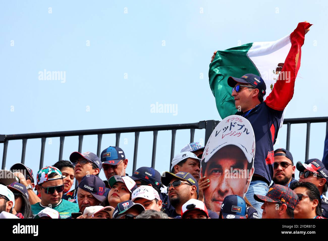 Mexico City, Mexico. 27th Oct, 2024. Circuit atmosphere - fans in the ...