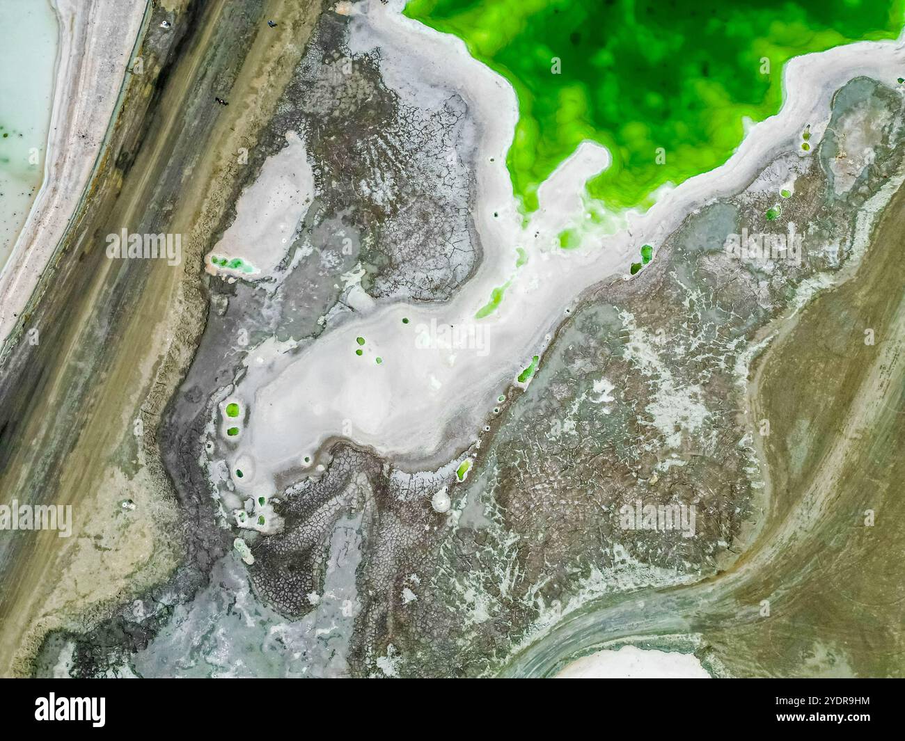 Dachaidan Emerald Lake in Haixi, Qinghai Province - a lake in the ...