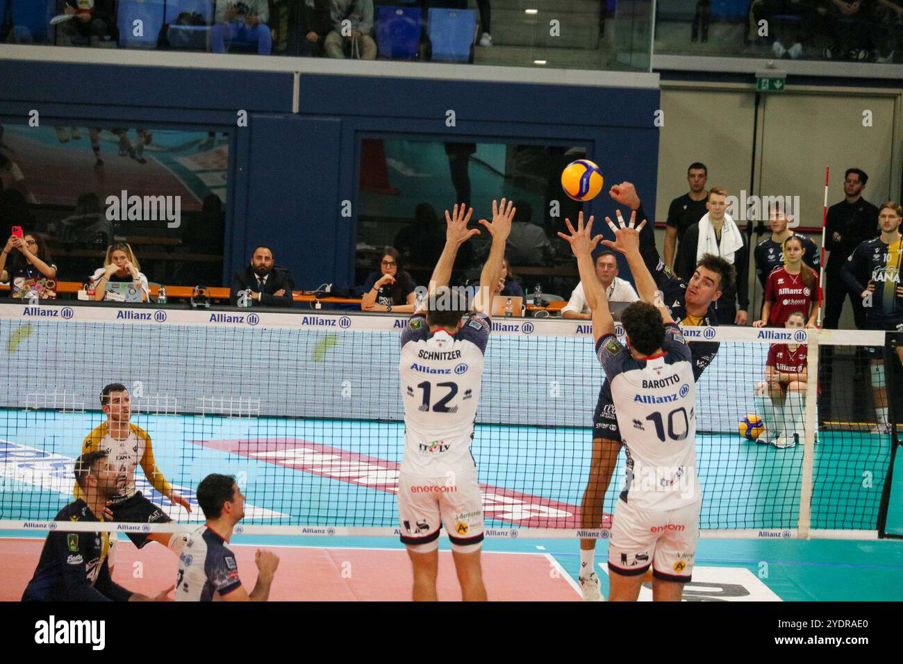 MONSTER BLOCK JORDAN SCHNITZER AND TOMMASO BAROTTO (POWERVOLLEY MILANO ...