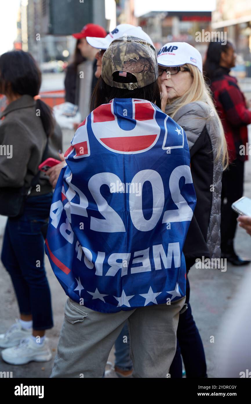 New York, New York, USA. 27th Oct, 2024. Overflow Crowd of Trump ...