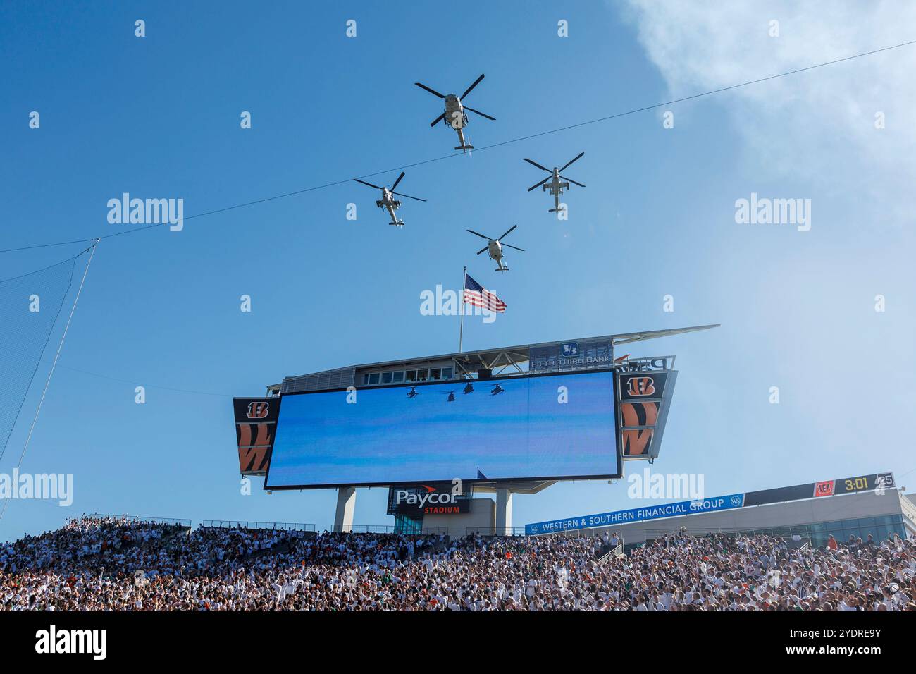 Cincinnati, Ohio, USA. 27th Oct, 2024. Apache helicopters flyover the ...