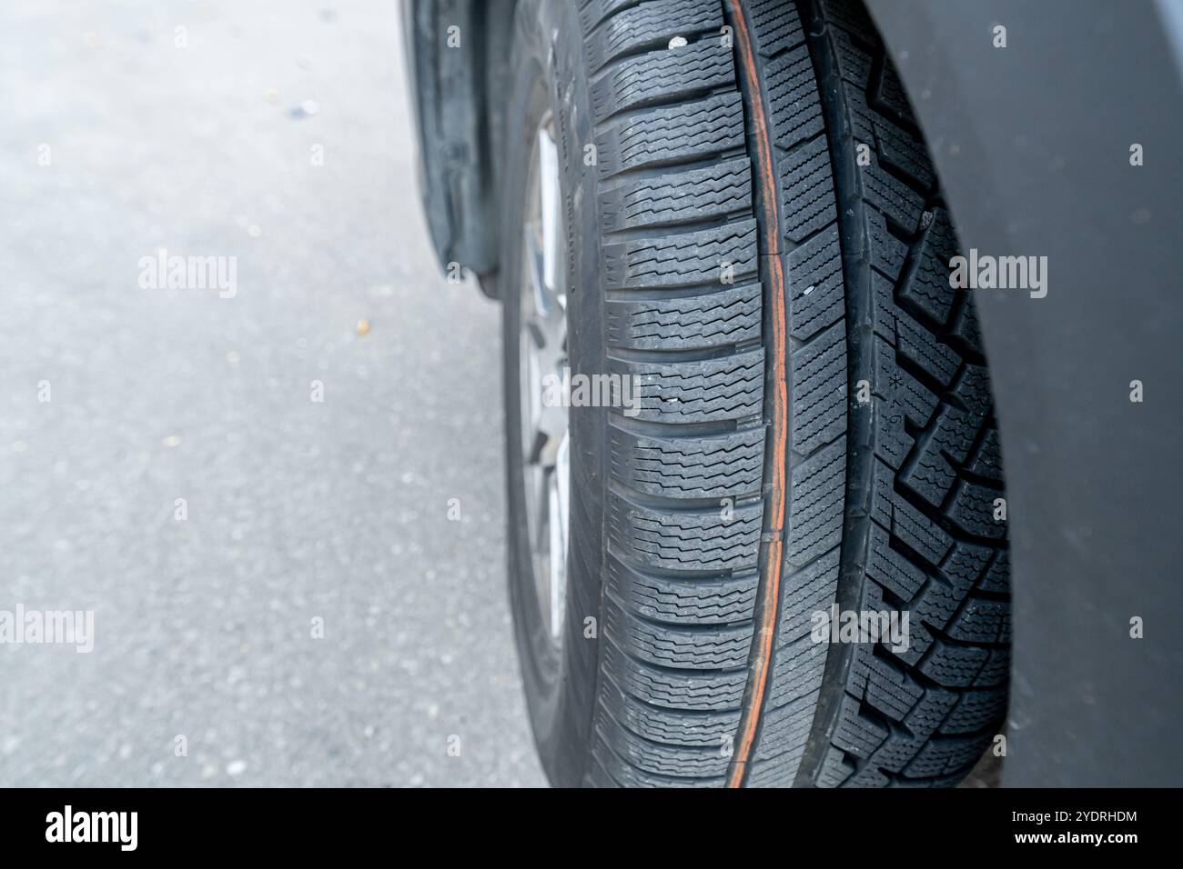 car vehicle tire showing full tread pattern Stock Photo - Alamy