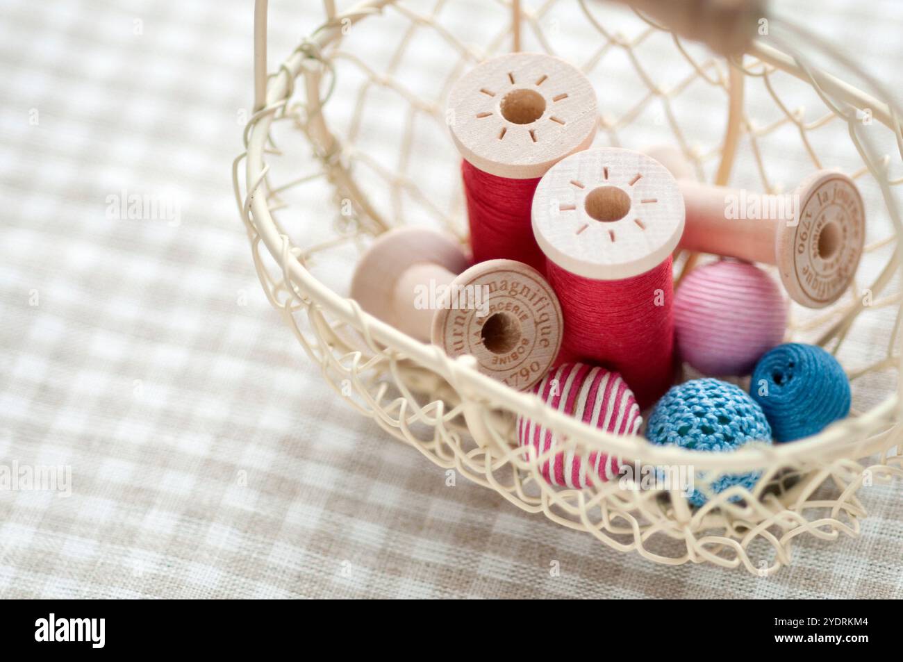 Sewing basket hi-res stock photography and images - Alamy