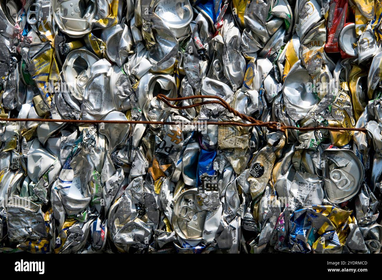 Empty can hi-res stock photography and images - Alamy