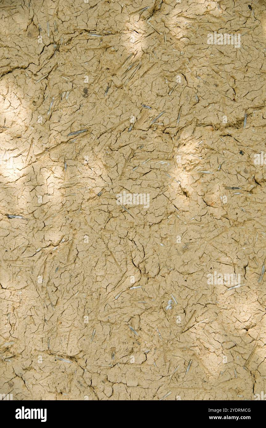 Mud wall home hi-res stock photography and images - Alamy