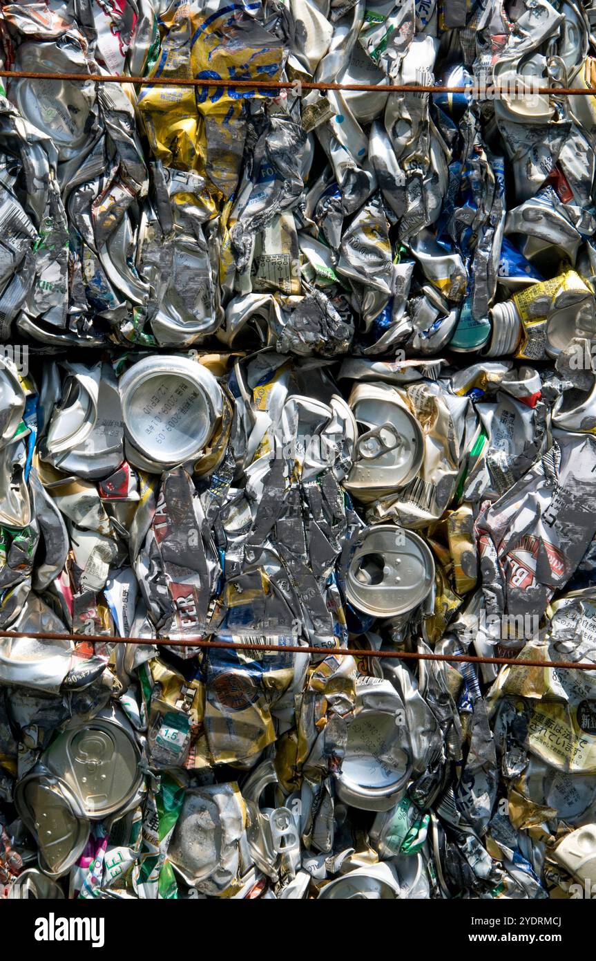 Recyclable empty cans Stock Photo - Alamy