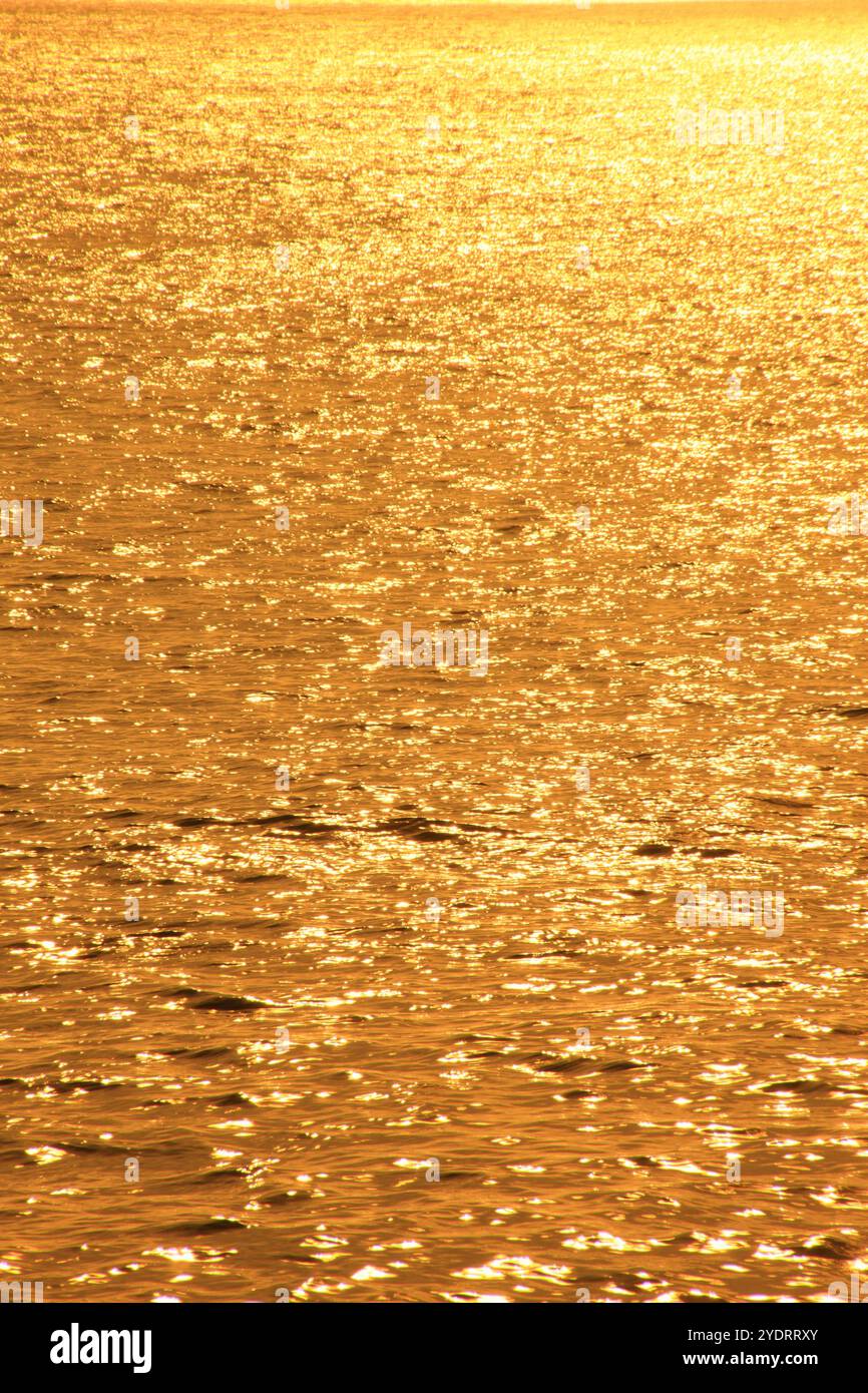 Sea level line hi-res stock photography and images - Alamy