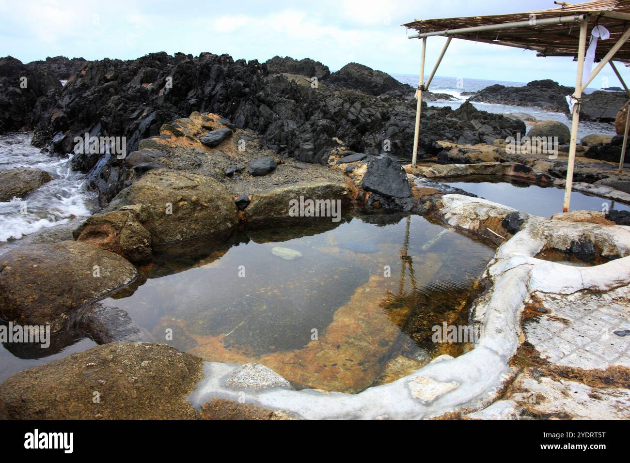 Hiranai Kainaka Onsen (hot springs in the sea Stock Photo - Alamy