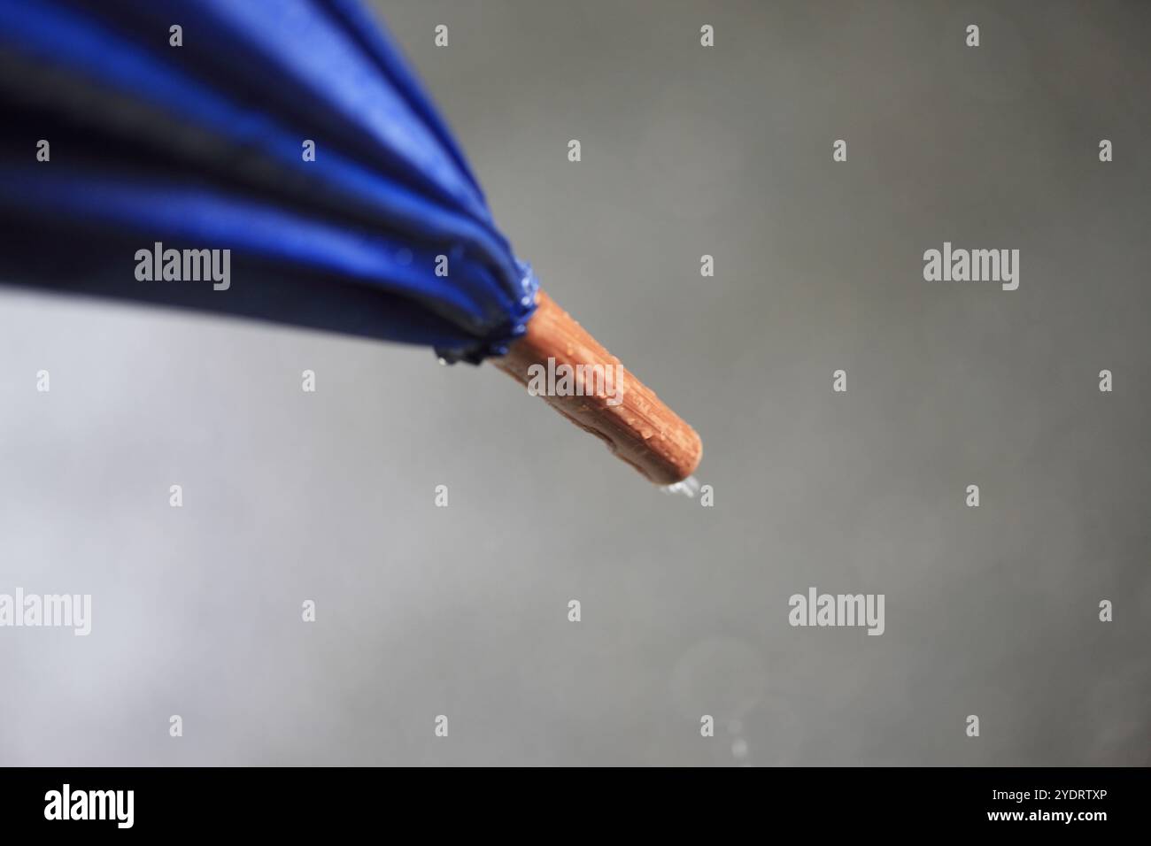 Splash umbrella hi-res stock photography and images - Alamy