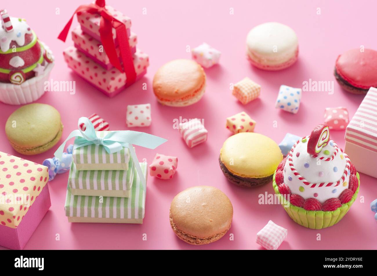 Sundries hi-res stock photography and images - Alamy