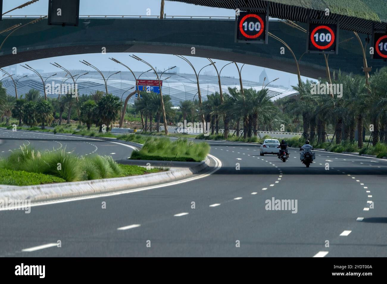 The Dukhan Highway in Qatar. Qatar Roads and Traffic Stock Photo - Alamy