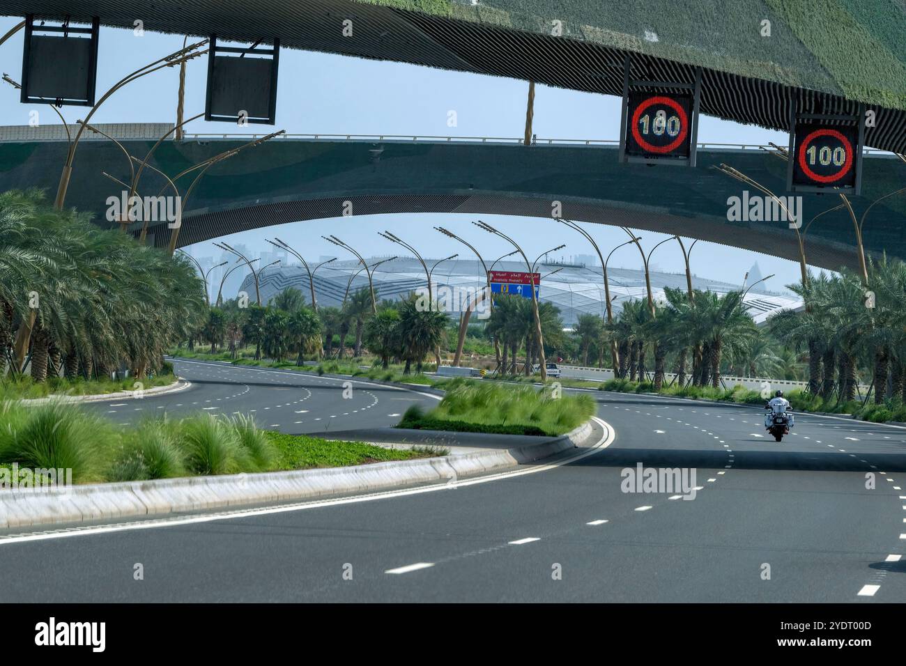 The Dukhan Highway in Qatar. Qatar Roads and Traffic Stock Photo - Alamy