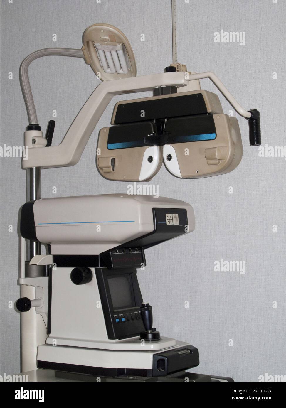 Ophthalmic equipment hi-res stock photography and images - Alamy