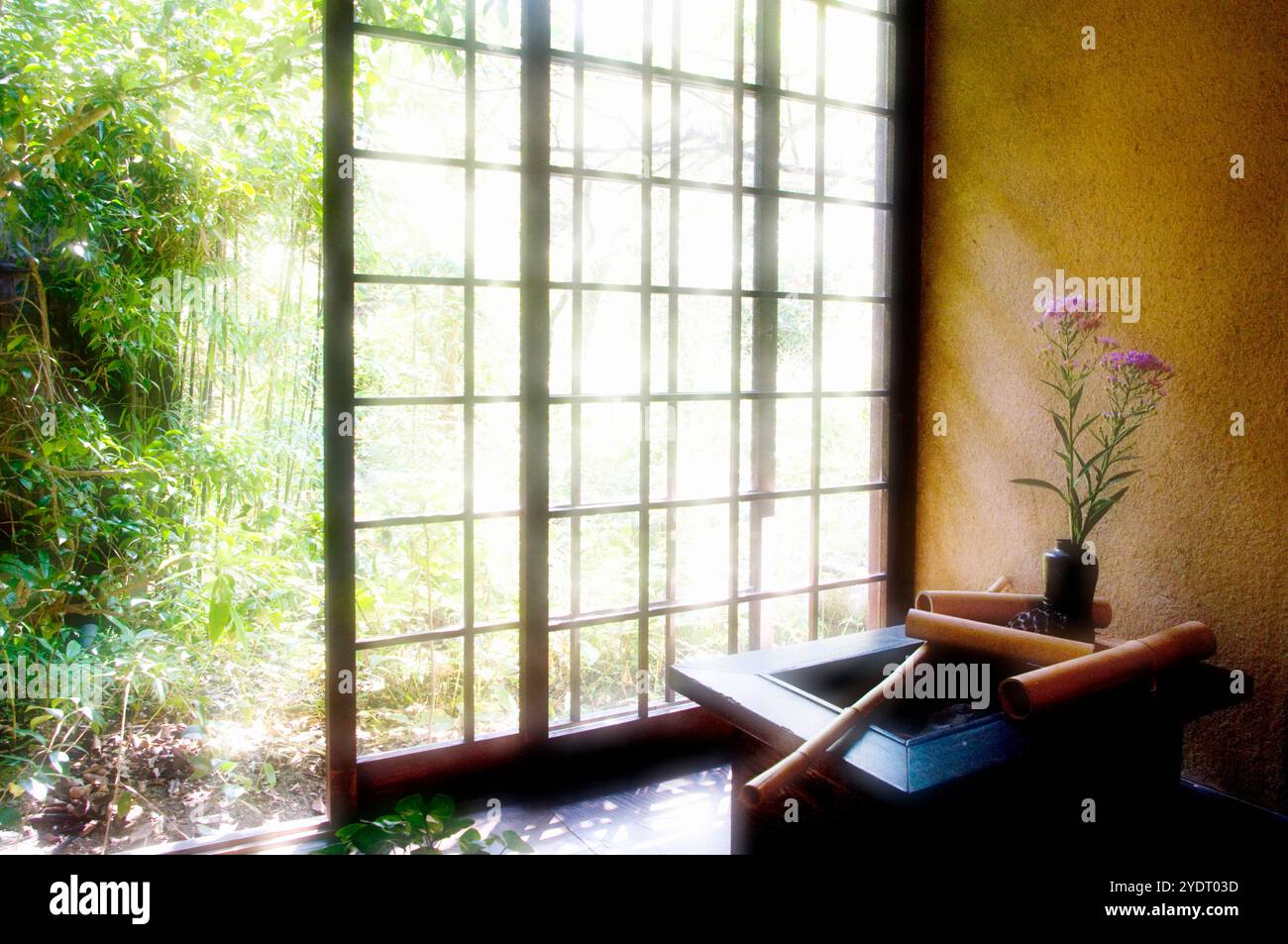 Japanese style window hi-res stock photography and images - Alamy