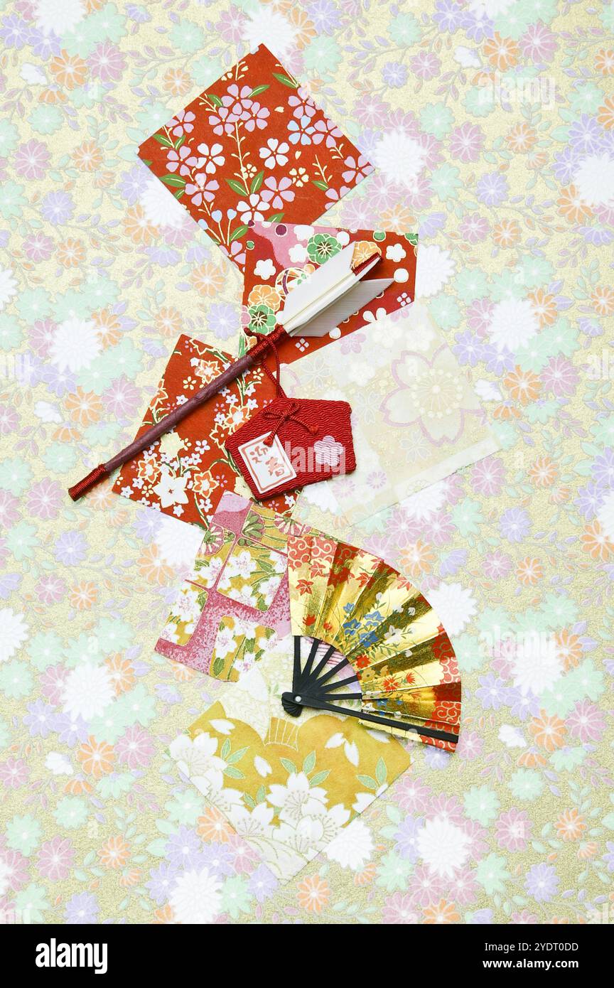 Damaged arrows and fans Stock Photo - Alamy