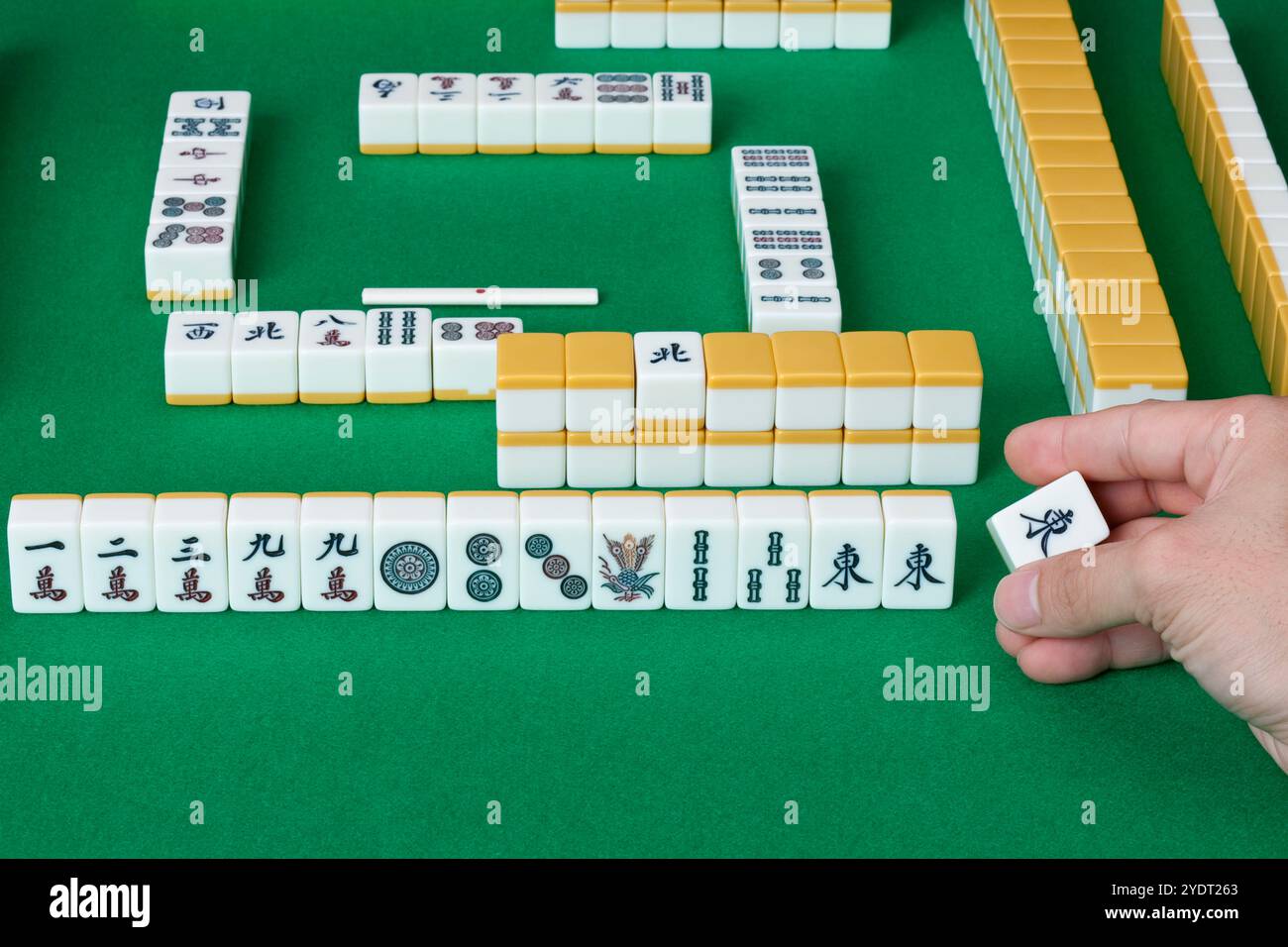 Mahjong hand hi-res stock photography and images - Alamy