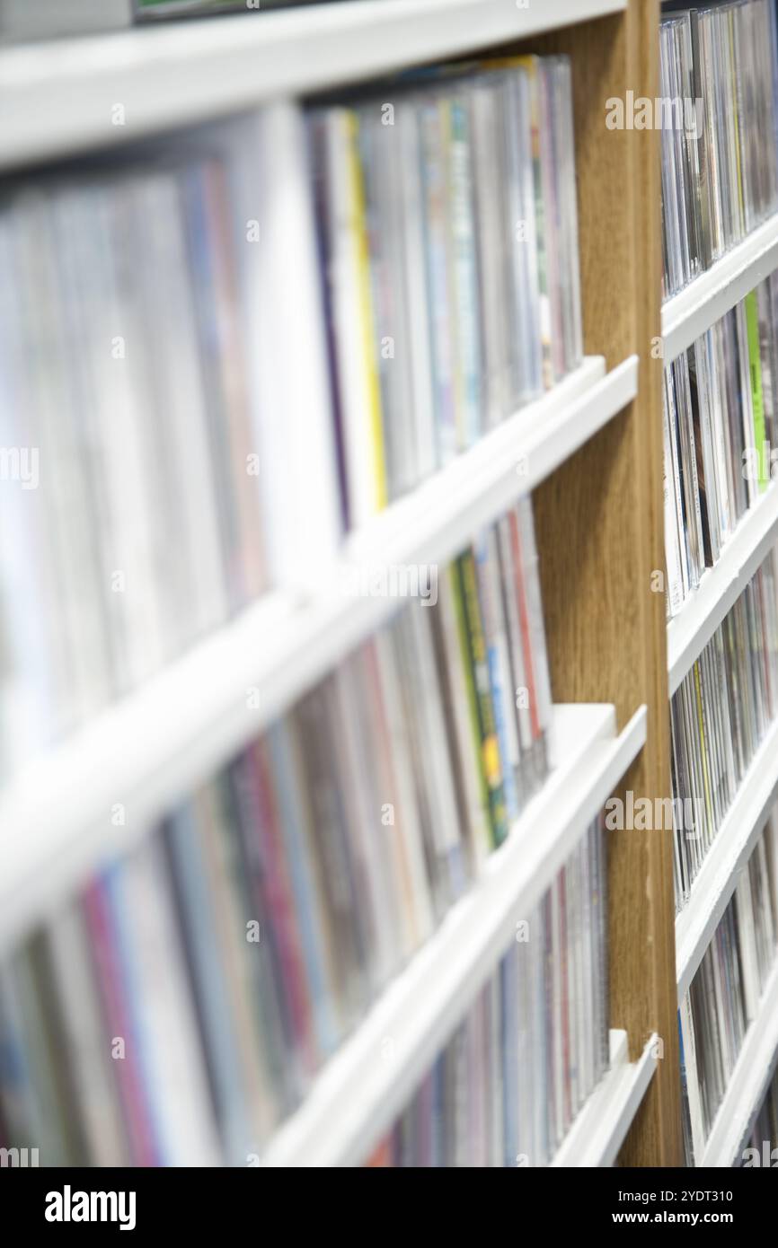 Music shelf hi-res stock photography and images - Alamy