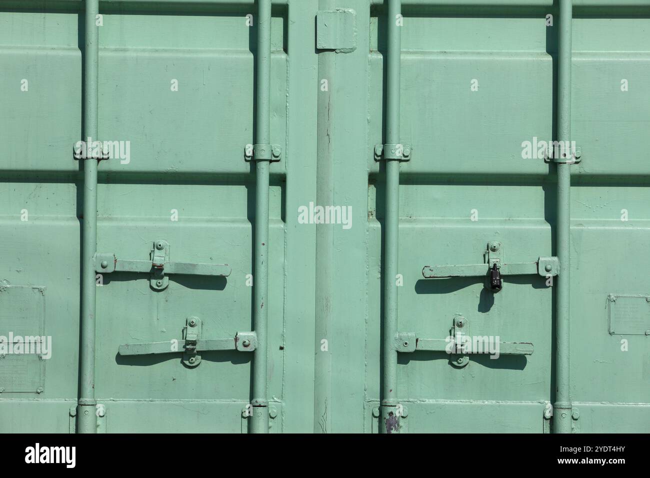 Side container hi-res stock photography and images - Alamy