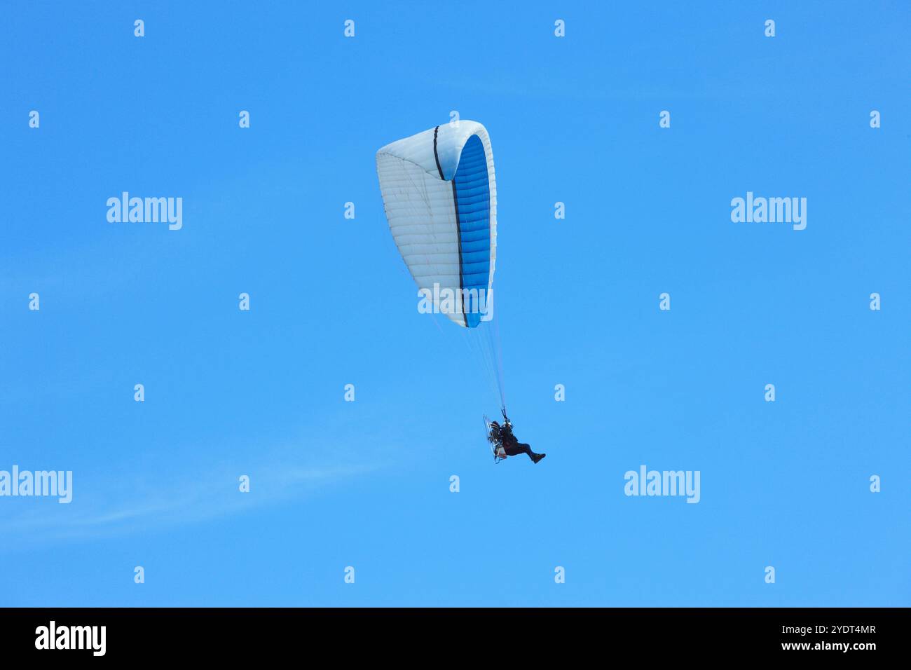 Paraglider motor hi-res stock photography and images - Alamy