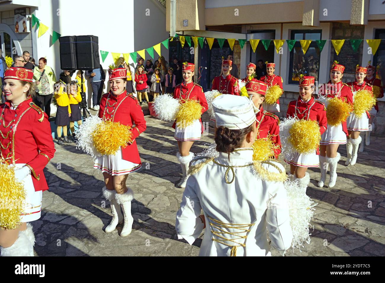 Traditional montenegrin dance hi-res stock photography and images - Alamy