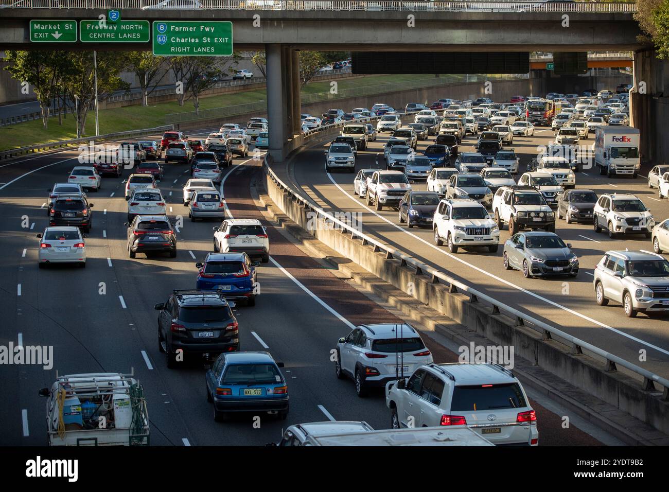 Highway suburban traffic on busy hi-res stock photography and images ...