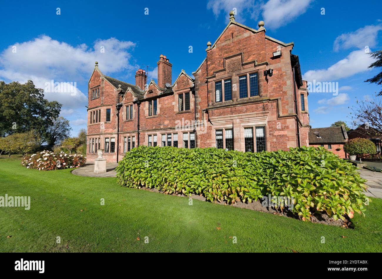Over peover hi-res stock photography and images - Alamy
