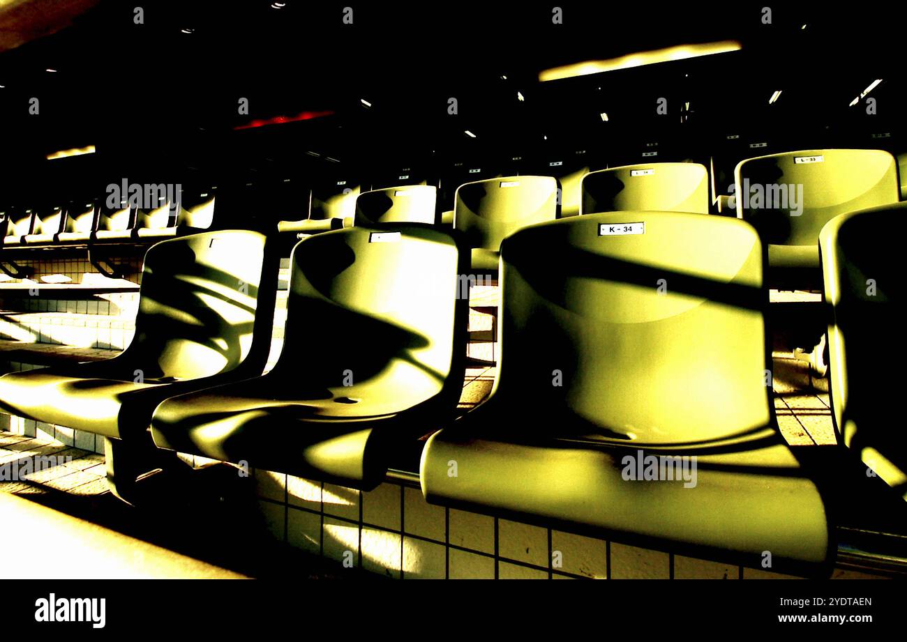 Audience seating hi-res stock photography and images - Alamy